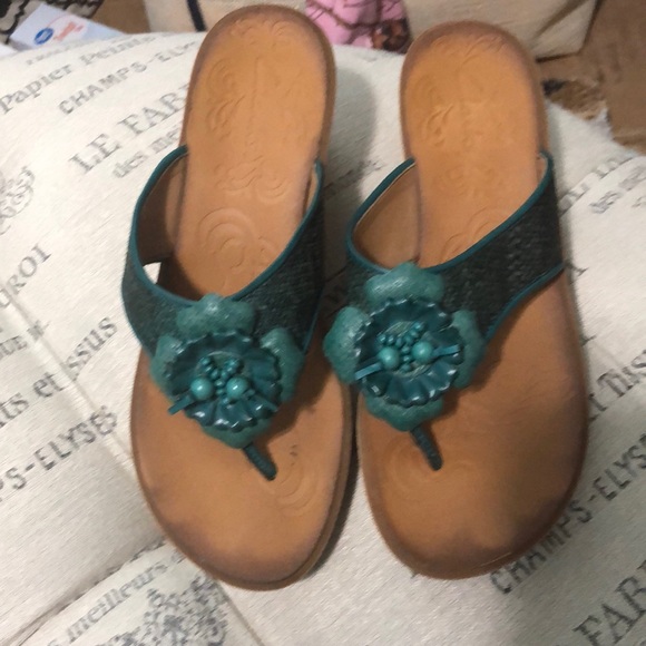 Clarks | Shoes | Clarks Blue Flower Sandal Edges Size 8 | Poshmark